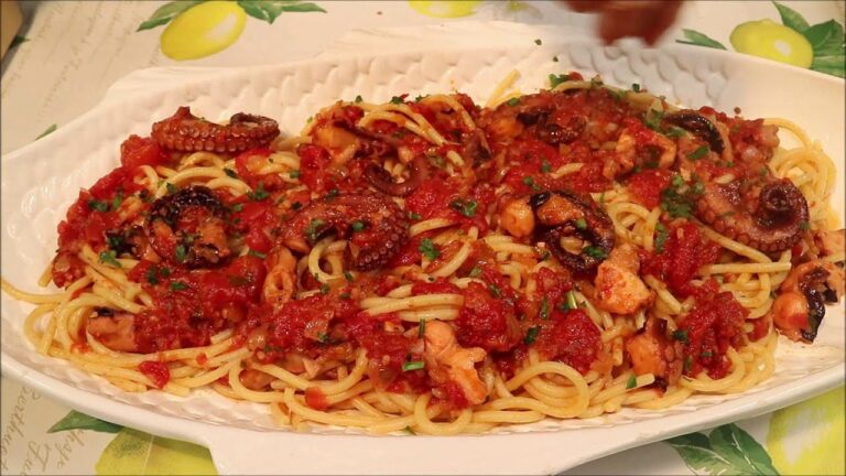 Spaghetti con i Polpi: Un Viaggio di Sapori Mediterranei | Actualizado ...